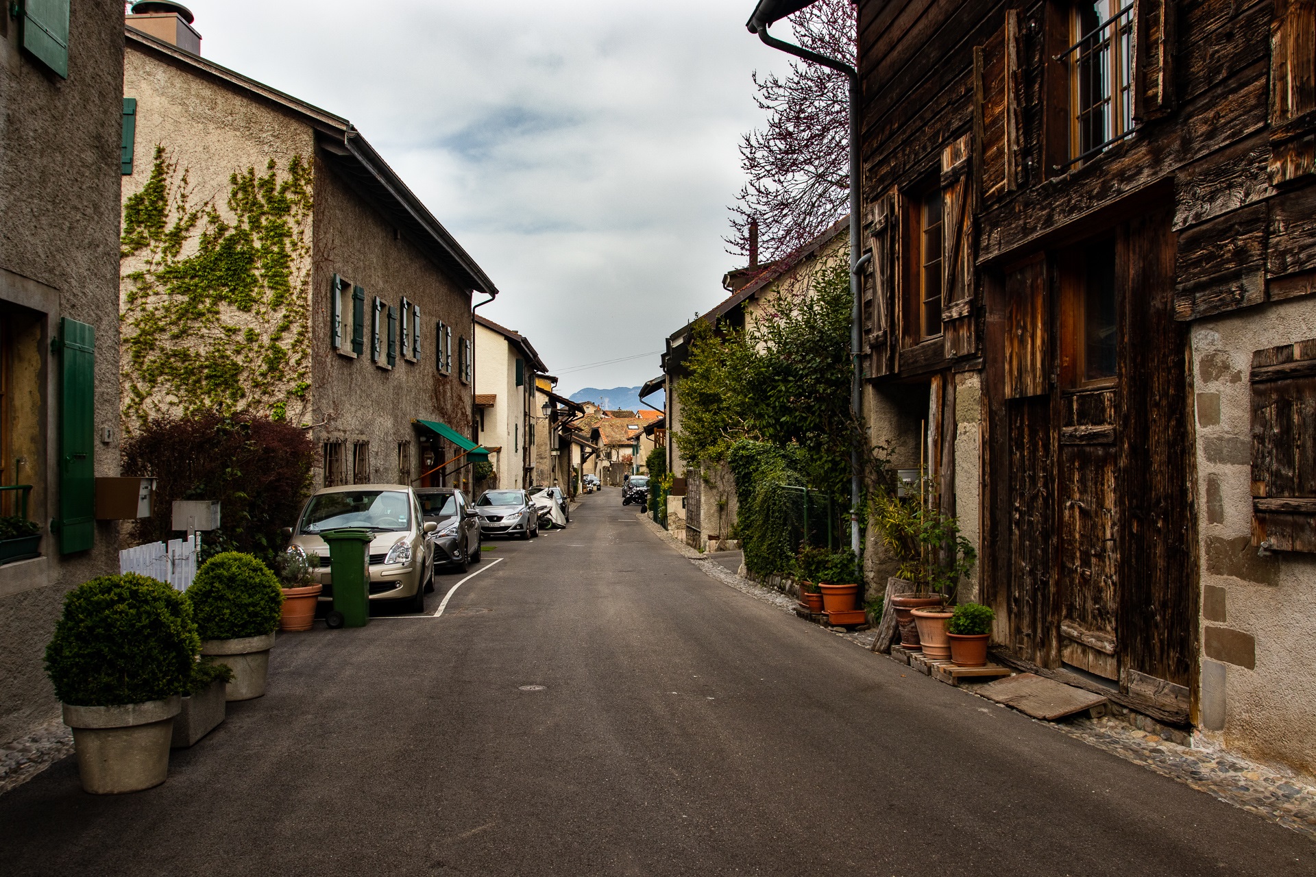 Geneva - Spectacular Switzerland Uncovered